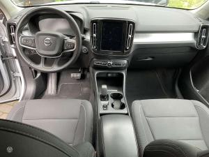 White Volvo XC40 2021 in Vilnius, with an engine capacity of 1.50 L and mileage of 123 thousand km for 15600 €, photo 9 on AUTOMOTO.COM.LV
