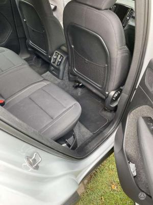 White Volvo XC40 2021 in Vilnius, with an engine capacity of 1.50 L and mileage of 123 thousand km for 15600 €, photo 12 on AUTOMOTO.COM.LV