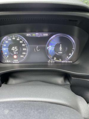 White Volvo XC40 2021 in Vilnius, with an engine capacity of 1.50 L and mileage of 123 thousand km for 15600 €, photo 18 on AUTOMOTO.COM.LV