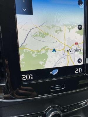 White Volvo XC40 2021 in Vilnius, with an engine capacity of 1.50 L and mileage of 123 thousand km for 15600 €, photo 19 on AUTOMOTO.COM.LV