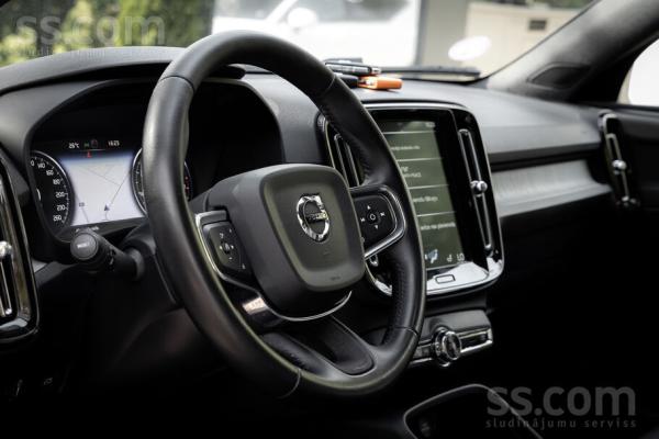 Белый Вольво XC40 2018 в Елгава, объемом двигателя 2.00 л и пробегом 220 тыс. км за 19300 €, фото 10 на AUTOMOTO.COM.LV