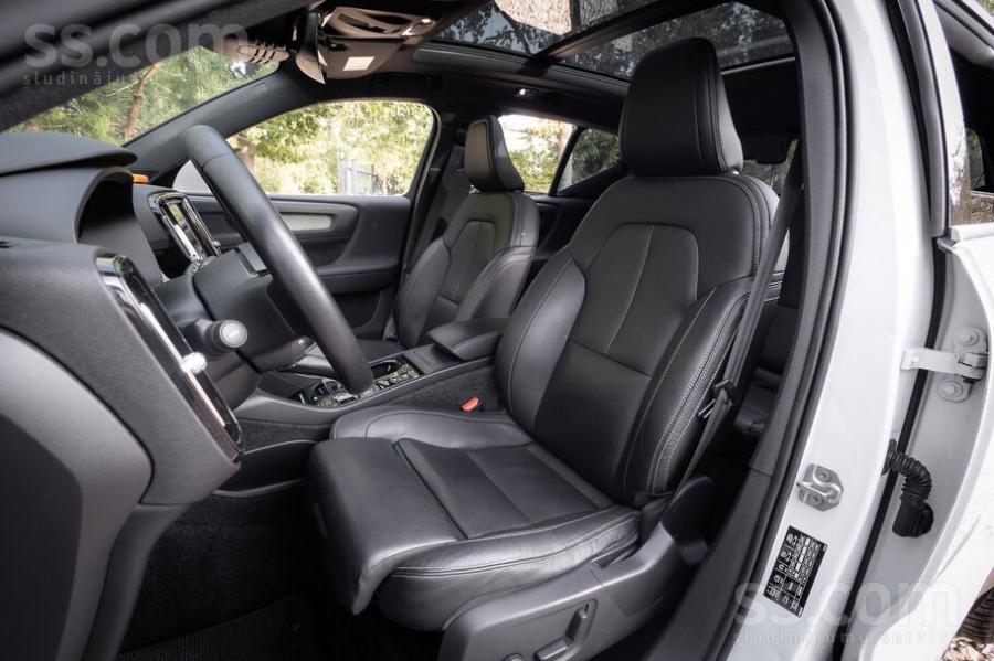 Белый Вольво XC40 2018 в Елгава, объемом двигателя 2.00 л и пробегом 220 тыс. км за 19300 €, фото 11 на AUTOMOTO.COM.LV