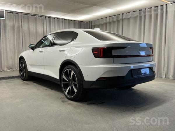 White Volvo XC40 2021 in Riga, with an engine capacity of 2.00 L and mileage of 105 thousand km for 23990 €, photo 6 on AUTOMOTO.COM.LV