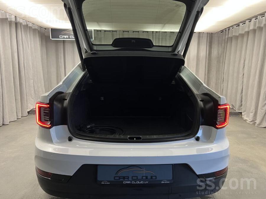 White Volvo XC40 2021 in Riga, with an engine capacity of 2.00 L and mileage of 105 thousand km for 23990 €, photo 22 on AUTOMOTO.COM.LV