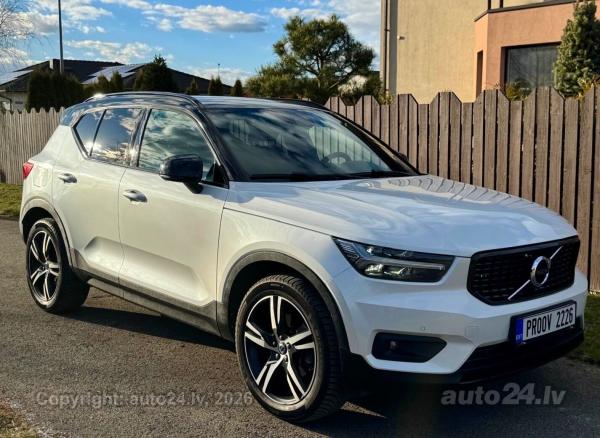 White Volvo XC40 2019 in Tallinn, with an engine capacity of 2.00 L and mileage of 209 thousand km for 17990 €, photo 1 on AUTOMOTO.COM.LV