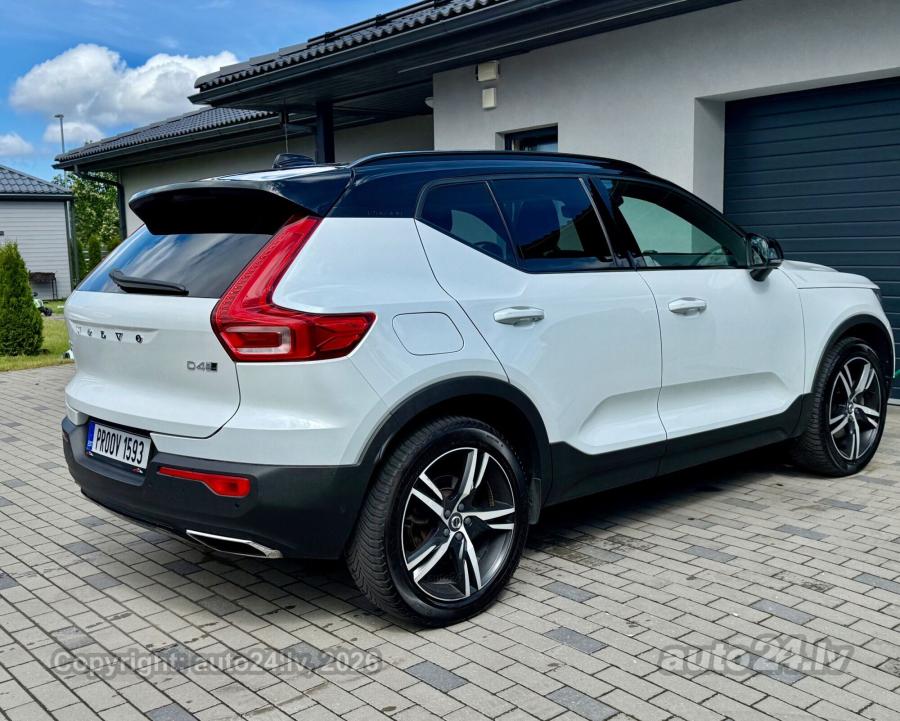 Balts Volvo XC40 2019 Tallina, ar dzinēja tilpumu 2.00 L un nobraukumu 219 tūkst. km par 16999 €, foto 12 vietnē AUTOMOTO.COM.LV