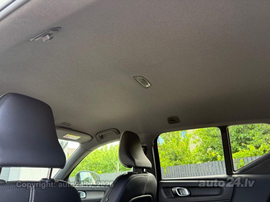 Balts Volvo XC40 2019 Tallina, ar dzinēja tilpumu 2.00 L un nobraukumu 219 tūkst. km par 16999 €, foto 17 vietnē AUTOMOTO.COM.LV