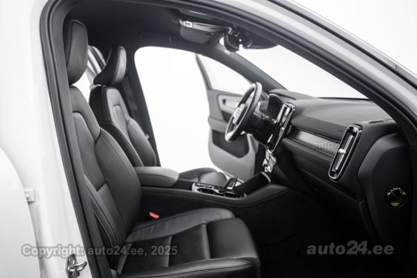 Белый Вольво XC40 2020 в Таллин, объемом двигателя 1.50 л и пробегом 105 тыс. км за 26999 €, фото 11 на AUTOMOTO.COM.LV