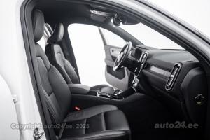 Balts Volvo XC40 2020 Tallina, ar dzinēja tilpumu 1.50 L un nobraukumu 105 tūkst. km par 26999 €, foto 11 vietnē AUTOMOTO.COM.LV