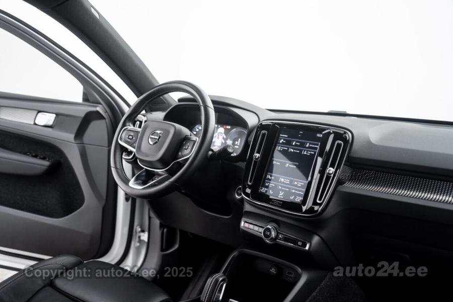 Balts Volvo XC40 2020 Tallina, ar dzinēja tilpumu 1.50 L un nobraukumu 105 tūkst. km par 26999 €, foto 12 vietnē AUTOMOTO.COM.LV