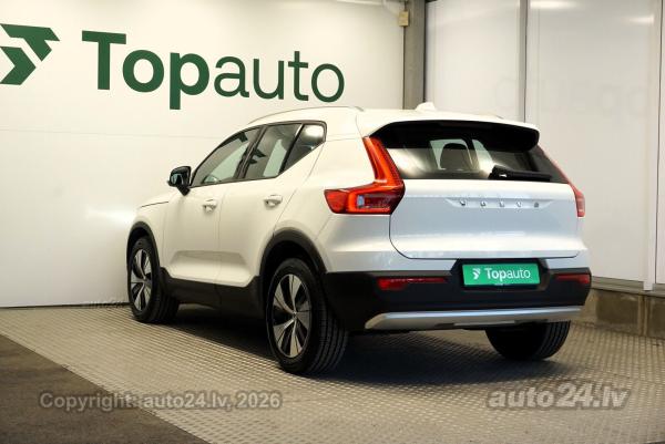 Balts Volvo XC40 2020 Tallina, ar dzinēja tilpumu 2.00 L un nobraukumu 128 tūkst. km par 19900 €, foto 3 vietnē AUTOMOTO.COM.LV