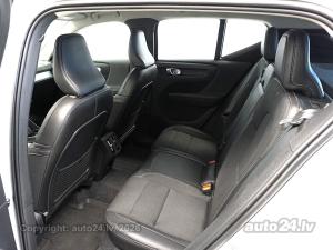 Белый Вольво XC40 2020 в Таллин, объемом двигателя 2.00 л и пробегом 128 тыс. км за 19900 €, фото 8 на AUTOMOTO.COM.LV