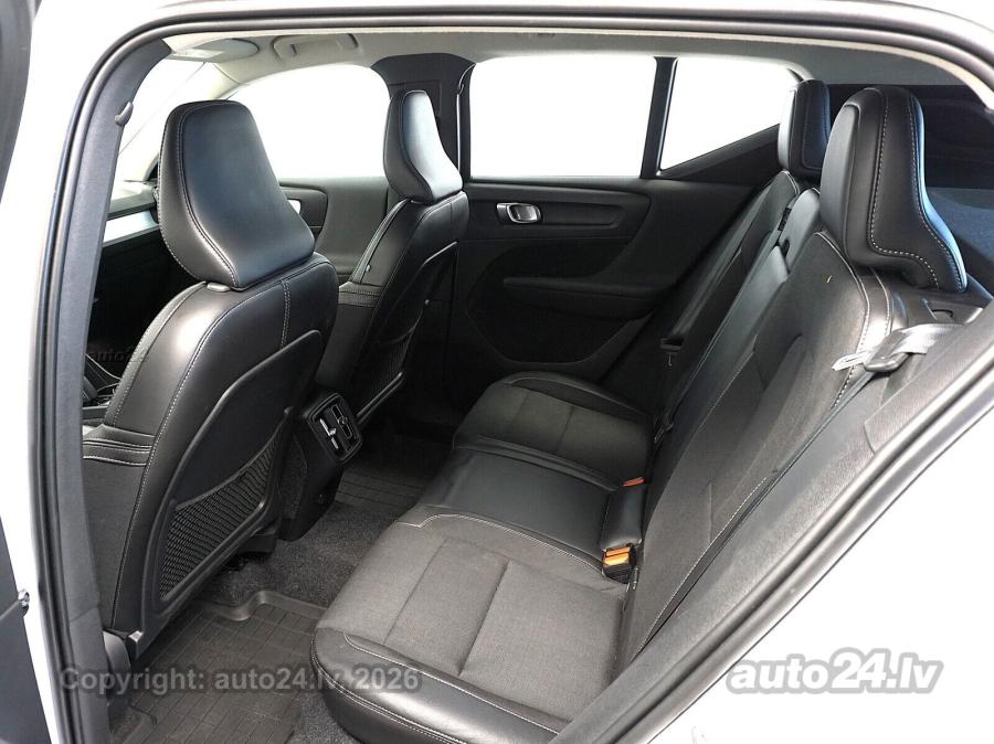 Белый Вольво XC40 2020 в Таллин, объемом двигателя 2.00 л и пробегом 128 тыс. км за 19900 €, фото 8 на AUTOMOTO.COM.LV