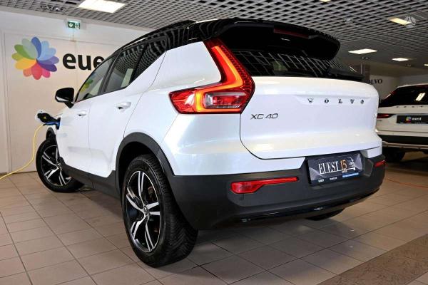 Белый Вольво XC40 2020 в Таллин, объемом двигателя 0.00 л и пробегом 0 тыс. км за 25900 €, фото 3 на AUTOMOTO.COM.LV