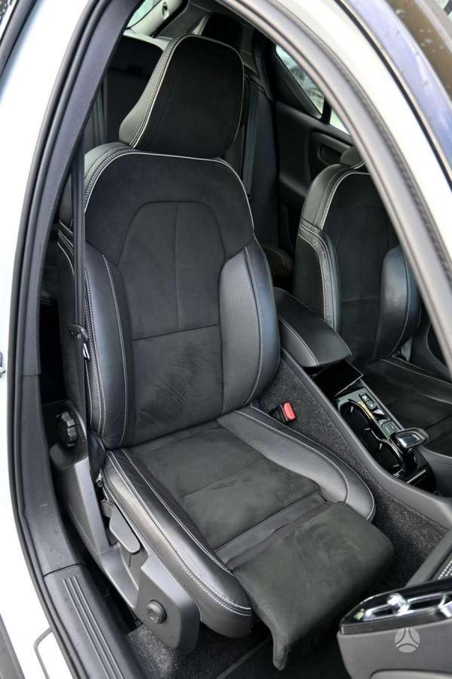 Balts Volvo XC40 2020 Tallina, ar dzinēja tilpumu 0.00 L un nobraukumu 0 tūkst. km par 25900 €, foto 11 vietnē AUTOMOTO.COM.LV