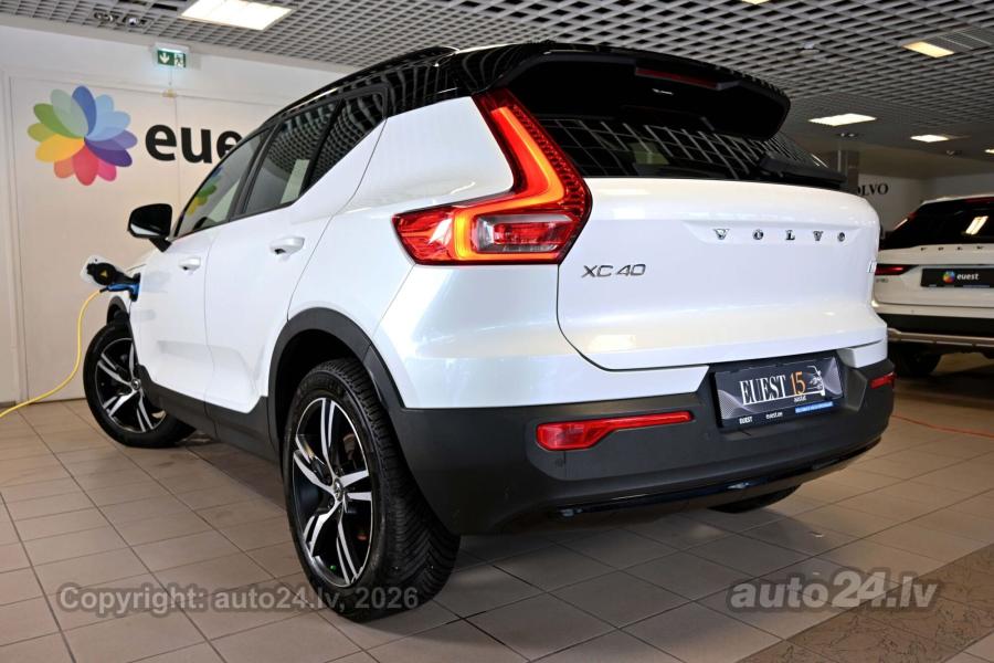 Белый Вольво XC40 2020 в Таллин, объемом двигателя 2.00 л и пробегом 0 тыс. км за 25900 €, фото 4 на AUTOMOTO.COM.LV