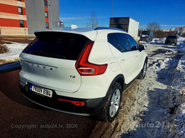 White Volvo XC40 2021 in Tallinn, with an engine capacity of 1.50 L and mileage of 55 thousand km for 19990 €, photo 4 on AUTOMOTO.COM.LV