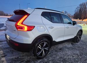 White Volvo XC40 2022 in Tallinn, with an engine capacity of 2.00 L and mileage of 36 thousand km for 28000 €, photo 3 on AUTOMOTO.COM.LV