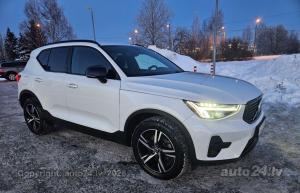 White Volvo XC40 2022 in Tallinn, with an engine capacity of 2.00 L and mileage of 36 thousand km for 28000 €, photo 4 on AUTOMOTO.COM.LV