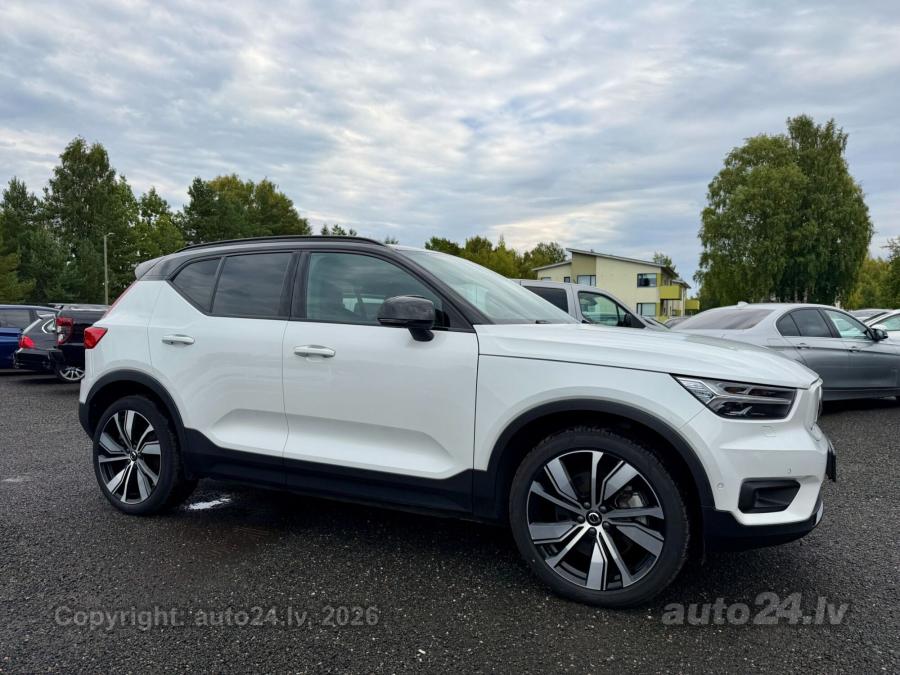 White Volvo XC40 2022 in Tartu, with an engine capacity of 0.00 L and mileage of 77 thousand km for 29900 €, photo 8 on AUTOMOTO.COM.LV