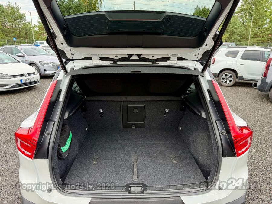 White Volvo XC40 2022 in Tartu, with an engine capacity of 0.00 L and mileage of 77 thousand km for 29900 €, photo 26 on AUTOMOTO.COM.LV