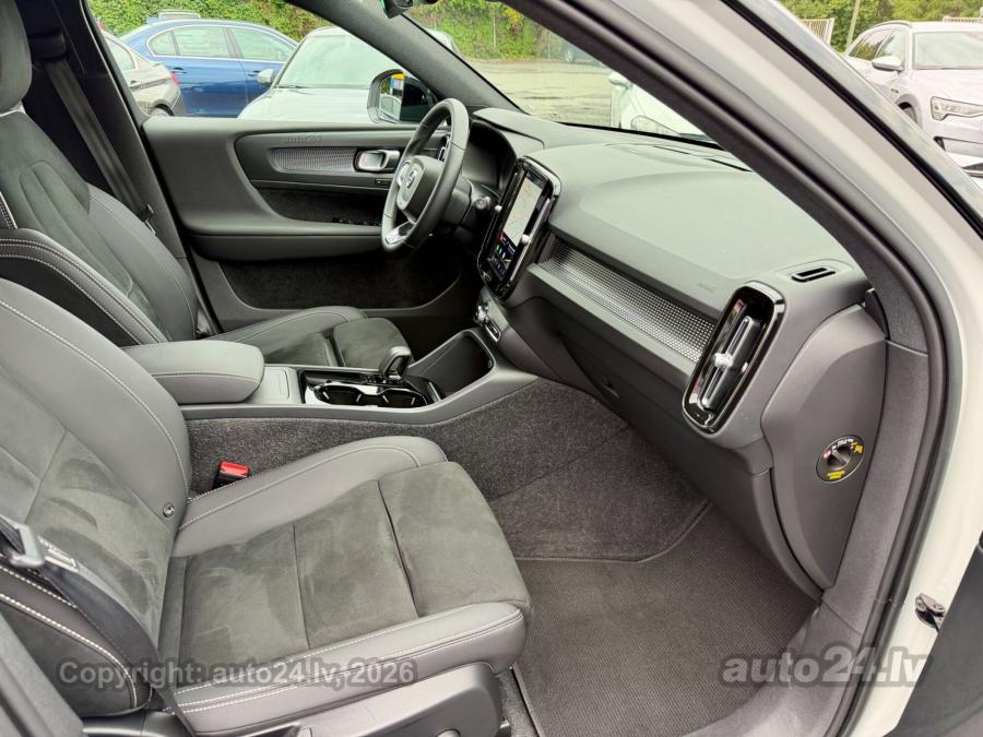 White Volvo XC40 2022 in Tartu, with an engine capacity of 0.00 L and mileage of 77 thousand km for 29900 €, photo 28 on AUTOMOTO.COM.LV