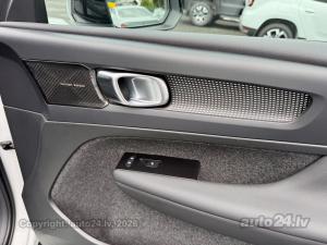 White Volvo XC40 2022 in Tartu, with an engine capacity of 0.00 L and mileage of 77 thousand km for 29900 €, photo 29 on AUTOMOTO.COM.LV