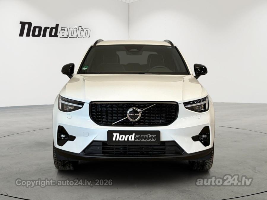 Белый Вольво XC40 2025 в Таллин, объемом двигателя 2.00 л и пробегом 7 тыс. км за 38900 €, фото 4 на AUTOMOTO.COM.LV