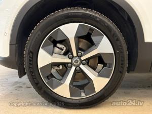 Белый Вольво XC40 2025 в Таллин, объемом двигателя 2.00 л и пробегом 7 тыс. км за 38900 €, фото 6 на AUTOMOTO.COM.LV