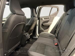 Белый Вольво XC40 2025 в Таллин, объемом двигателя 2.00 л и пробегом 7 тыс. км за 38900 €, фото 8 на AUTOMOTO.COM.LV