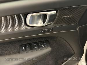 Белый Вольво XC40 2025 в Таллин, объемом двигателя 2.00 л и пробегом 7 тыс. км за 38900 €, фото 12 на AUTOMOTO.COM.LV