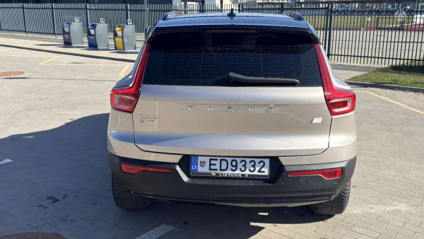 Yellow Volvo XC40 2023 in Jonava, with an engine capacity of 0.00 L and mileage of 32 thousand km for 26500 €, photo 2 on AUTOMOTO.COM.LV