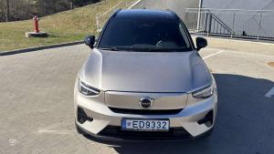 Yellow Volvo XC40 2023 in Jonava, with an engine capacity of 0.00 L and mileage of 32 thousand km for 26500 €, photo 7 on AUTOMOTO.COM.LV