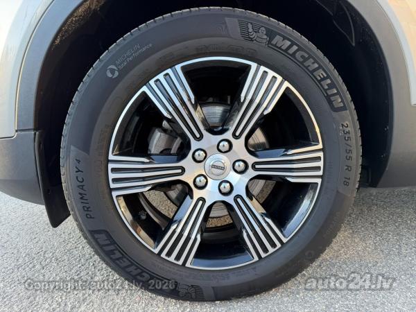 Dzeltens Volvo XC40 2019 Pērnava, ar dzinēja tilpumu 1.50 L un nobraukumu 79 tūkst. km par 24900 €, foto 6 vietnē AUTOMOTO.COM.LV