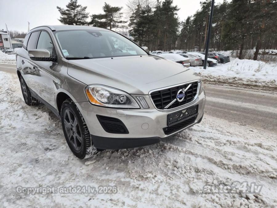Smilšu krāsa Volvo XC60 2012 Tallina, ar dzinēja tilpumu 0.00 L un nobraukumu 0 tūkst. km par 12750 €, foto 4 vietnē AUTOMOTO.COM.LV