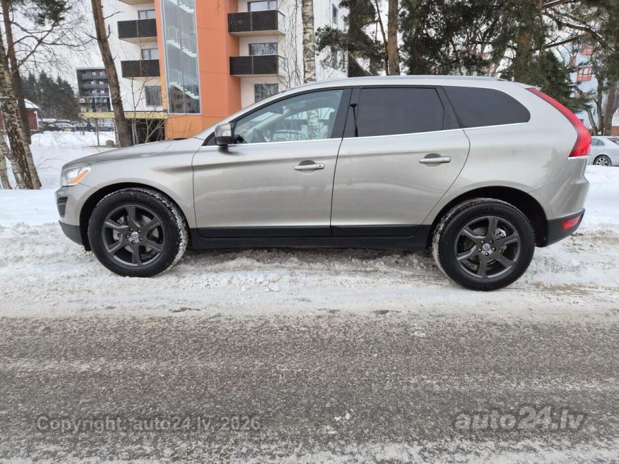 Smilšu krāsa Volvo XC60 2012 Tallina, ar dzinēja tilpumu 0.00 L un nobraukumu 0 tūkst. km par 12750 €, foto 5 vietnē AUTOMOTO.COM.LV