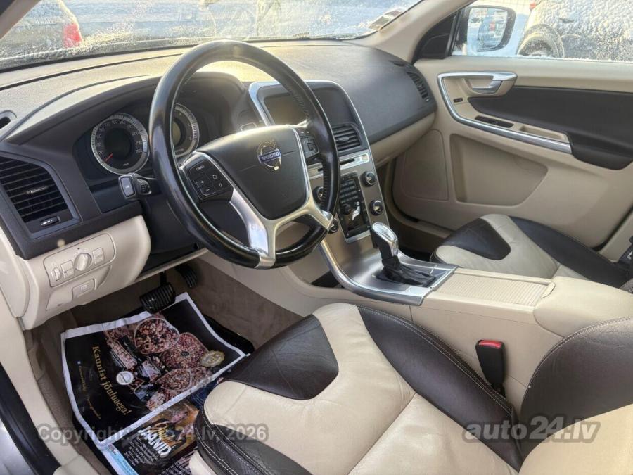 Smilšu krāsa Volvo XC60 2012 Tallina, ar dzinēja tilpumu 0.00 L un nobraukumu 0 tūkst. km par 12750 €, foto 10 vietnē AUTOMOTO.COM.LV