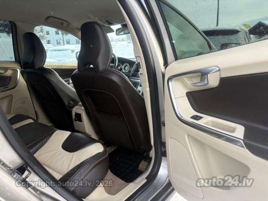 Smilšu krāsa Volvo XC60 2012 Tallina, ar dzinēja tilpumu 0.00 L un nobraukumu 0 tūkst. km par 12750 €, foto 14 vietnē AUTOMOTO.COM.LV