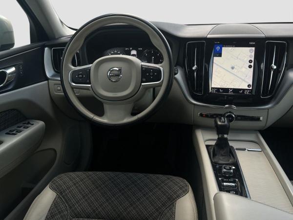 Smilšu krāsa Volvo XC60 2018 Pērnava, ar dzinēja tilpumu 2.00 L un nobraukumu 174 tūkst. km par 21900 €, foto 6 vietnē AUTOMOTO.COM.LV