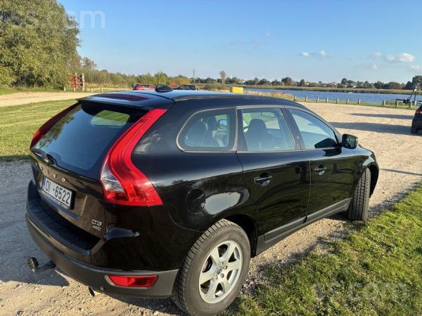 Black Volvo XC60 2011 in Ventspils, with an engine capacity of 2.40 L and mileage of 285 thousand km for 8500 €, photo 3 on AUTOMOTO.COM.LV