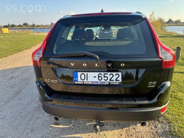 Black Volvo XC60 2011 in Ventspils, with an engine capacity of 2.40 L and mileage of 285 thousand km for 8500 €, photo 4 on AUTOMOTO.COM.LV