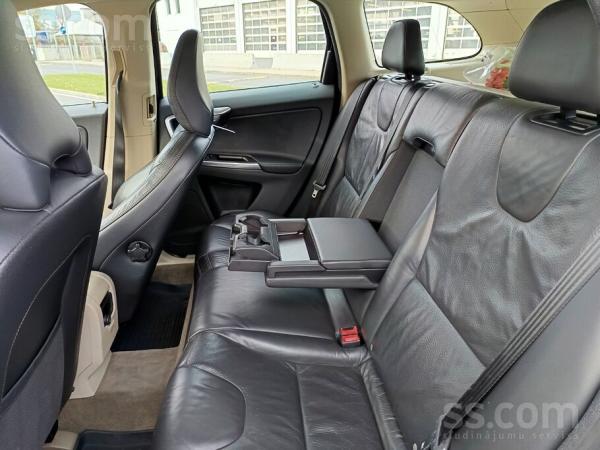 Melns Volvo XC60 2008 Rīga, ar dzinēja tilpumu 2.40 L un nobraukumu 300 tūkst. km par 6750 €, foto 11 vietnē AUTOMOTO.COM.LV