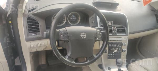 Melns Volvo XC60 2008 Rīga, ar dzinēja tilpumu 2.40 L un nobraukumu 420 tūkst. km par 7000 €, foto 3 vietnē AUTOMOTO.COM.LV