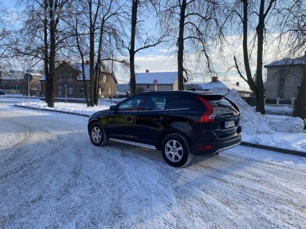 Black Volvo XC60 2008 in Jelgava, with an engine capacity of 2.40 L and mileage of 273 thousand km for 8600 €, photo 7 on AUTOMOTO.COM.LV