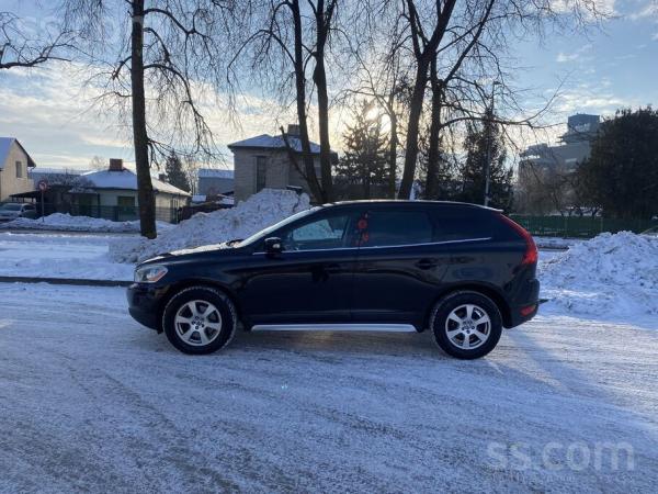 Black Volvo XC60 2008 in Jelgava, with an engine capacity of 2.40 L and mileage of 273 thousand km for 8600 €, photo 8 on AUTOMOTO.COM.LV