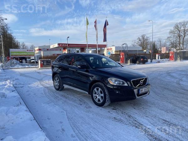 Black Volvo XC60 2008 in Jelgava, with an engine capacity of 2.40 L and mileage of 273 thousand km for 8600 €, photo 10 on AUTOMOTO.COM.LV