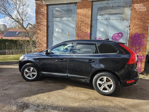 Black Volvo XC60 2008 in Jonava, with an engine capacity of 2.40 L and mileage of 303 thousand km for 6700 €, photo 3 on AUTOMOTO.COM.LV
