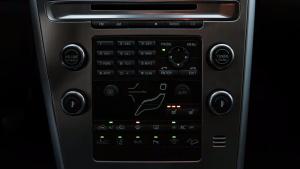 Black Volvo XC60 2008 in Jelgava, with an engine capacity of 2.40 L and mileage of 300 thousand km for 9700 €, photo 22 on AUTOMOTO.COM.LV