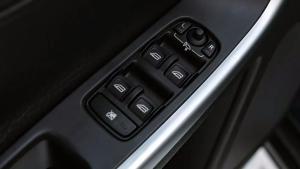 Black Volvo XC60 2008 in Jelgava, with an engine capacity of 2.40 L and mileage of 300 thousand km for 9700 €, photo 24 on AUTOMOTO.COM.LV