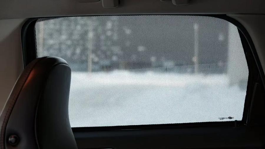 Black Volvo XC60 2008 in Jelgava, with an engine capacity of 2.40 L and mileage of 300 thousand km for 9700 €, photo 31 on AUTOMOTO.COM.LV